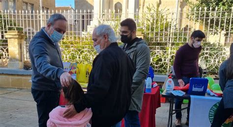 Επίσκεψη του Γενικού Γραμματέα της Κ Ε του ΑΚΕΛ Στέφανου Στεφάνου στην εκδήλωση παζαράκι