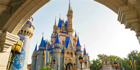 Professional Nude Photoshoot Takes Place At Disney World