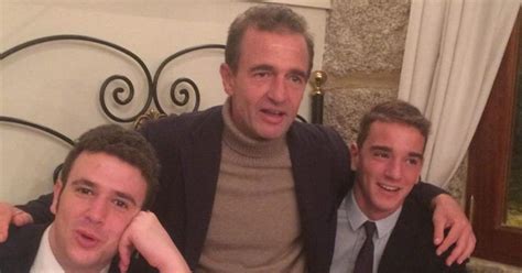 La Figura De Padre De Alessandro Lequio Con Sus Hijos Álex Y Clemente