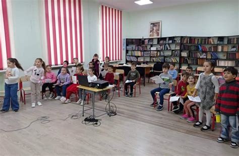 თბილისის N208 საჯარო სკოლის პირველკლასელები ბიბლიოთეკით სარგებლობის წესებს გაეცნენ ეტალონი