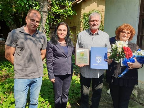 Инж Десислава Тодорова връчи награда на поета Станислав Пенев снимки