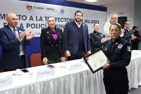Reconoce Ismael Burgueño Profesionalismo De Mujeres Policías De Tijuana