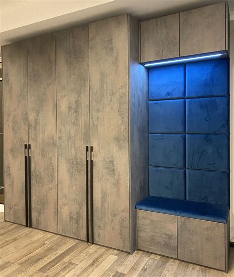 Прихожая в современном стиле Прихожая с подсветкой Шкаф в прихожую с сидушкой Шкафы Premium