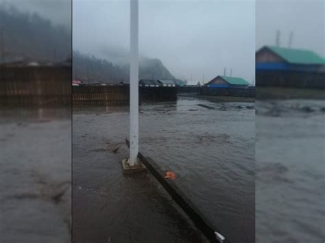 Шар усны үерт өртсөн айлуудад нутгийнхан нь туслажээ Isee Mn