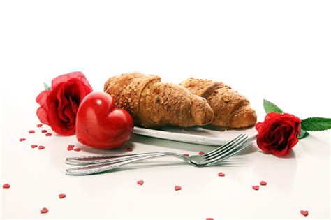 발렌타인 데이에 빵 빵 크루아상 커피와 주스 테이블에 아침 식사 0명에 대한 스톡 사진 및 기타 이미지 0명 건강한 식생활 고급 호텔 Istock