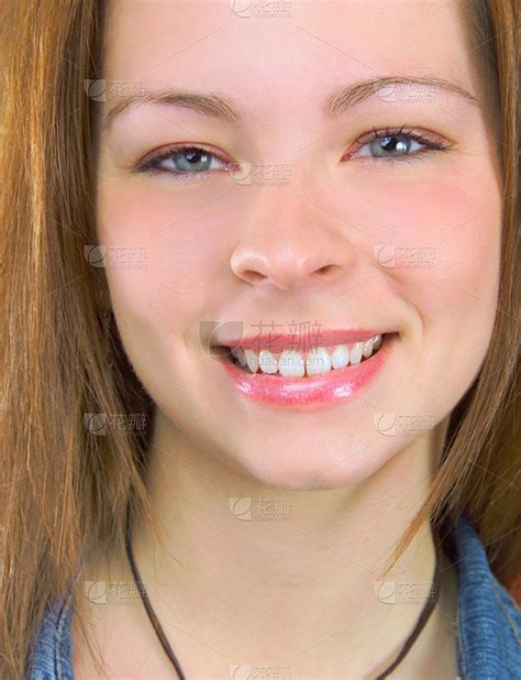 蓝色 女孩 美 青少年 女人 幸福 水平画幅 快乐 美人