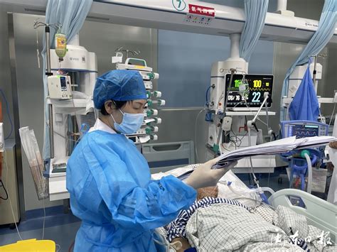 家门口”看名医！何竟教授名医 师带徒”工作室来了新宁德