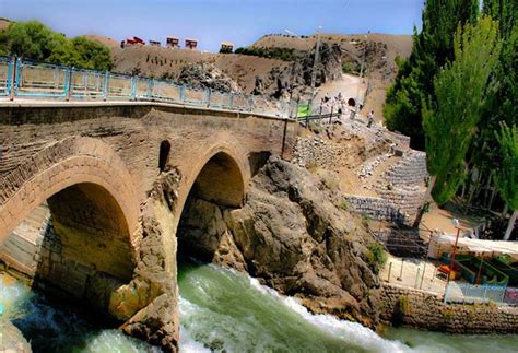 پل زمان خان نگينی در دل طبيعت شهرکرد