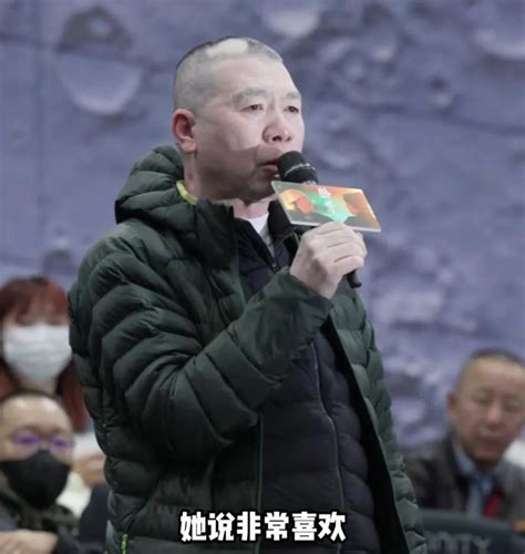 64岁冯小刚近况曝光，斑秃明显白癜风严重，已经携徐帆和女儿回国腾讯新闻