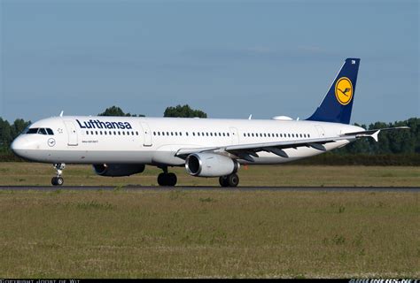 Airbus A321 231 Lufthansa Aviation Photo 6995541