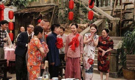 《七十二家房客》新剧照曝光鸡公福结婚奀妹摆满月酒