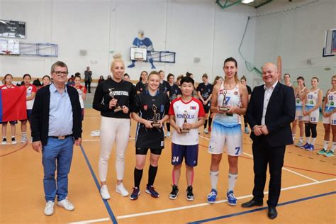 Сагсан бөмбөгийн эмэгтэй шигшээ баг олон улсын тэмцээнд гуравдугаар байр эзэлжээ