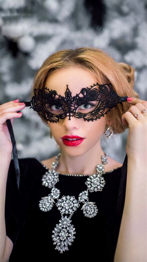 Девушка в чёрном