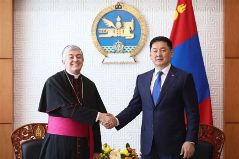 Гэгээн Ширээт Улсын Элчин сайд Итгэмжлэх жуух бичгээ өргөн барилаа