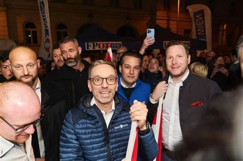 Der Spiegel канцлером Австрии впервые в истории станет представитель ультраправой партии FpÖ