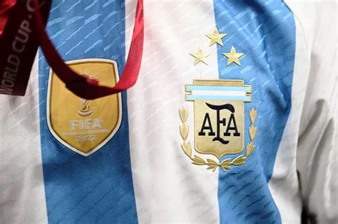 Furor Mundial La Nueva Camiseta De La Selección Argentina Se Agotó En