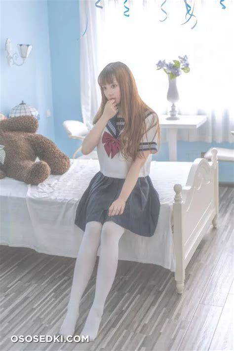 一只云烧 公厕JK少女 63 naked photos leaked from Onlyfans Patreon Fansly