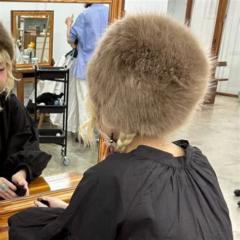 Puis Zoe Threads Say More