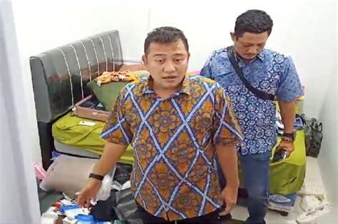 Ada Sex Toys Saat Prarekonstruksi Kasus Love Scamming Di Batam Hukum