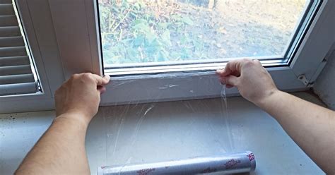 ავიღე რულონი შესაფუთი პარკი და მთელ ფანჯარაზე გავაკარი მთელი ზამთარი სიცივე არ მაწუხებს