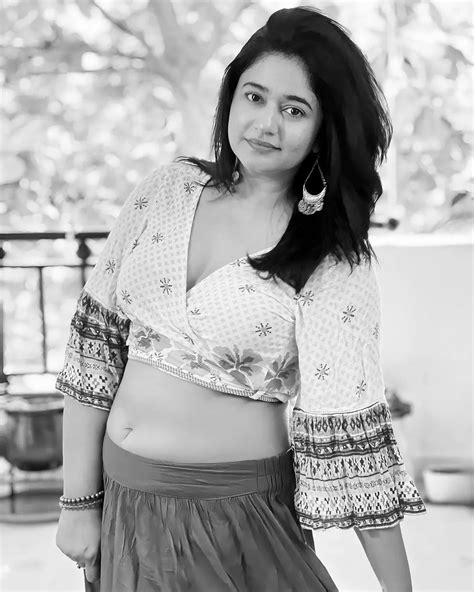 Poonam Bajwa S Latest Look Is Adorable Poonam Bajwa S Latest Look Is Adorable