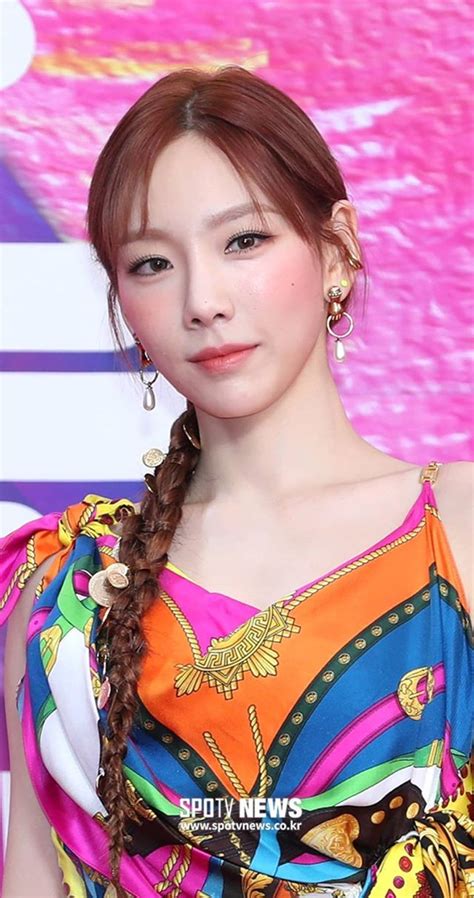 Stories • Instagram Seoul Music Awards Taeyeon Girls Generation
