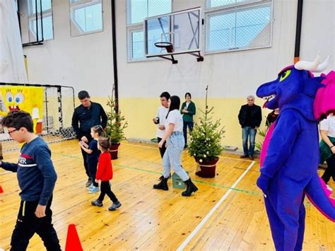 Деца и родители премериха сили в игри под надслов “Бързи смели сръчни” във Враца снимки