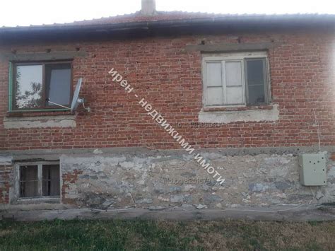 Къща в село Бояджик Двуетажна къща 100 кв м РЗП 2000 кв м двор Къщи Вили Бояджик Пред