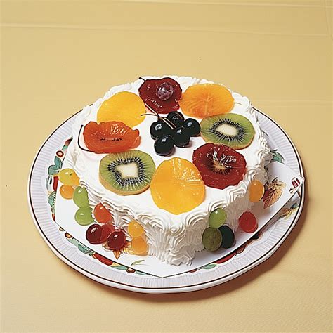 접시에 장식이 있는 과일 케이크 휘핑 크림 휘핑크림 케이크 형태 배경 일러스트 및 사진 무료 다운로드 Pngtree