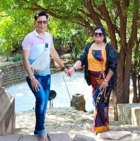 Toe Toe Lwin ပြည်ပကုန်စည်ပို့ဆောင်ရေး Yangon