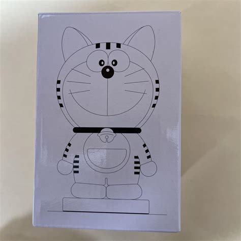 虎ノ門ヒルズキャラクター トラえもんのレジンフィギュアドラえもん メルカリ