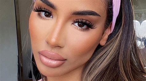 Brown Blushes Are The Makeup Trend Youll See Everywhere In 2024