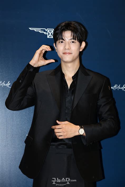 [덕샷] 로몬 수줍게 볼하트