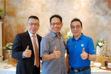 精晨建設 精晨建設 開幕茶會 感謝各方同業先敬的蒞臨與祝賀， 您們的肯定是我們最大的動力，