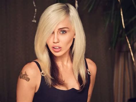 33 Hot Miley Cyrus Photos On The Internet Popmedley