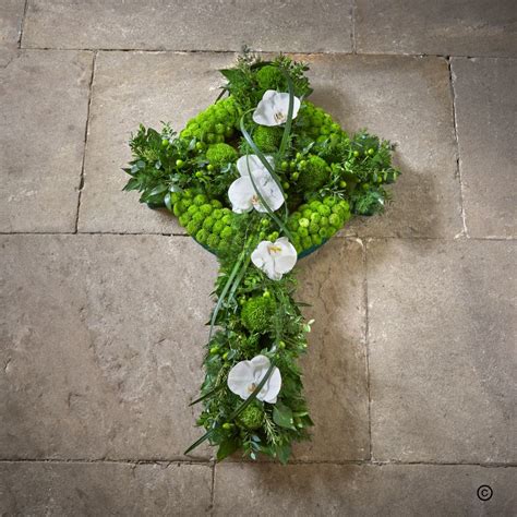 Celtic Cross Classic Flowers Celtic Cross Classic Flowers