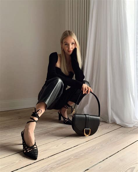 Leonie Hanne Sexy With Her Bags Photos Video The Fappening
