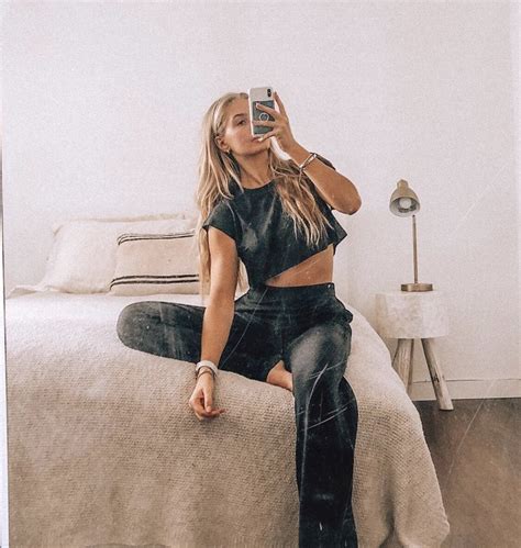 Pretty Mirror Selfies