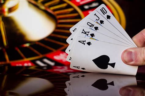 로얄 플러시 포커 카드 조합 배경 흐리게 카지노 행운 행운 카드 게임에 가능성에 대한 스톡 사진 및 기타 이미지 가능성 가득 찬 개체 그룹 Istock