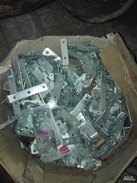 Метални планки и винтове Строителни материали Ловеч Метални планки и ъгли различни раз