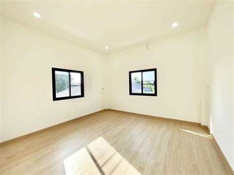 บ้านสร้างใหม่ 2 ชั้น สไตล์อิงลิชโคโลเนียล ต สันผักหวาน อ หางดง จ เชียงใหม่ ใกล้ร้านท่าพระจันทร์