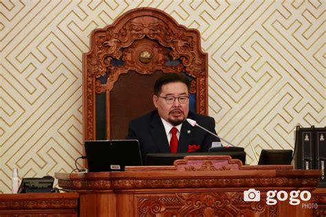 Г Занданшатар Үндсэн хуулийн цэцийн шийдвэр эцсийнх тул УИХ аар хянан үзэх боломжгүй