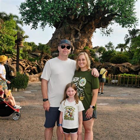 Disney Pixar Bugs Life Pt Flea Circus Premium T Shirt Magic Kingdom