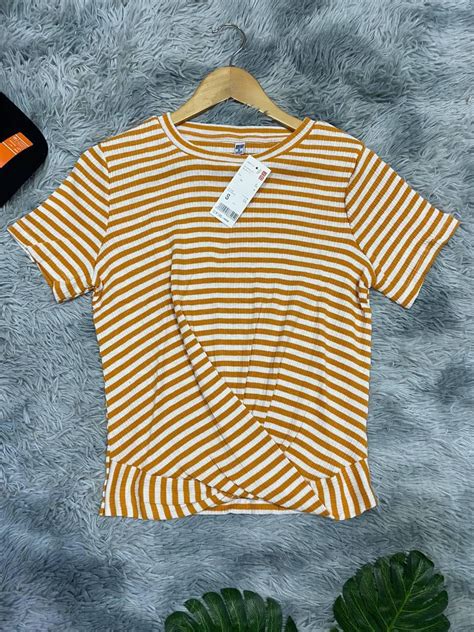 🙍‍♀️ Uniqlo ຜ້າຍືດ🌷ເບີ S ເອິກ34 36🌷 👚 ຮ້ານຂາຍເຄື່ອງມີໄຊ Facebook