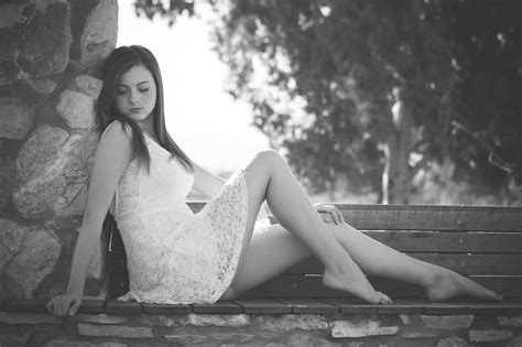 3008x2000 Women Model Women Outdoors Monochrome Wallpaper