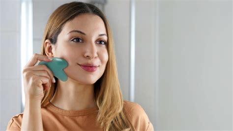 How To Use Gua Sha 5 Simple Steps To Follow For Maximum Benefits Healthshots