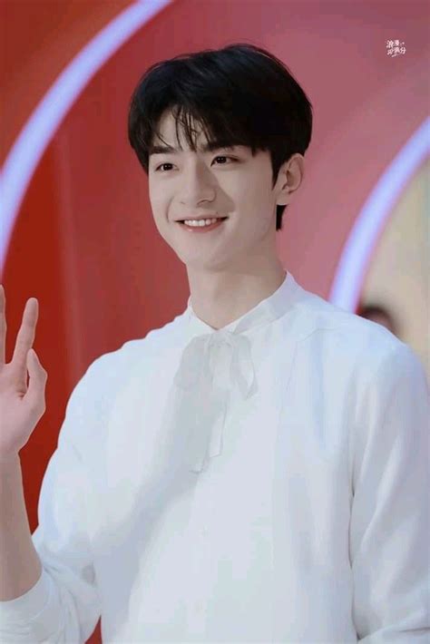 Pin By Asian Male Who Has Best Visual On Lin Yi 011199 Put Your Head