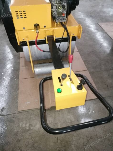 直销单钢轮振动压路机，高尔夫场地小型压路机，压路机报价 环保在线