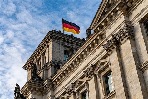 德国国会大厦上的德国国旗