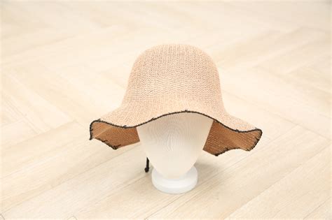 테두리 배색 끈 모자 미지니